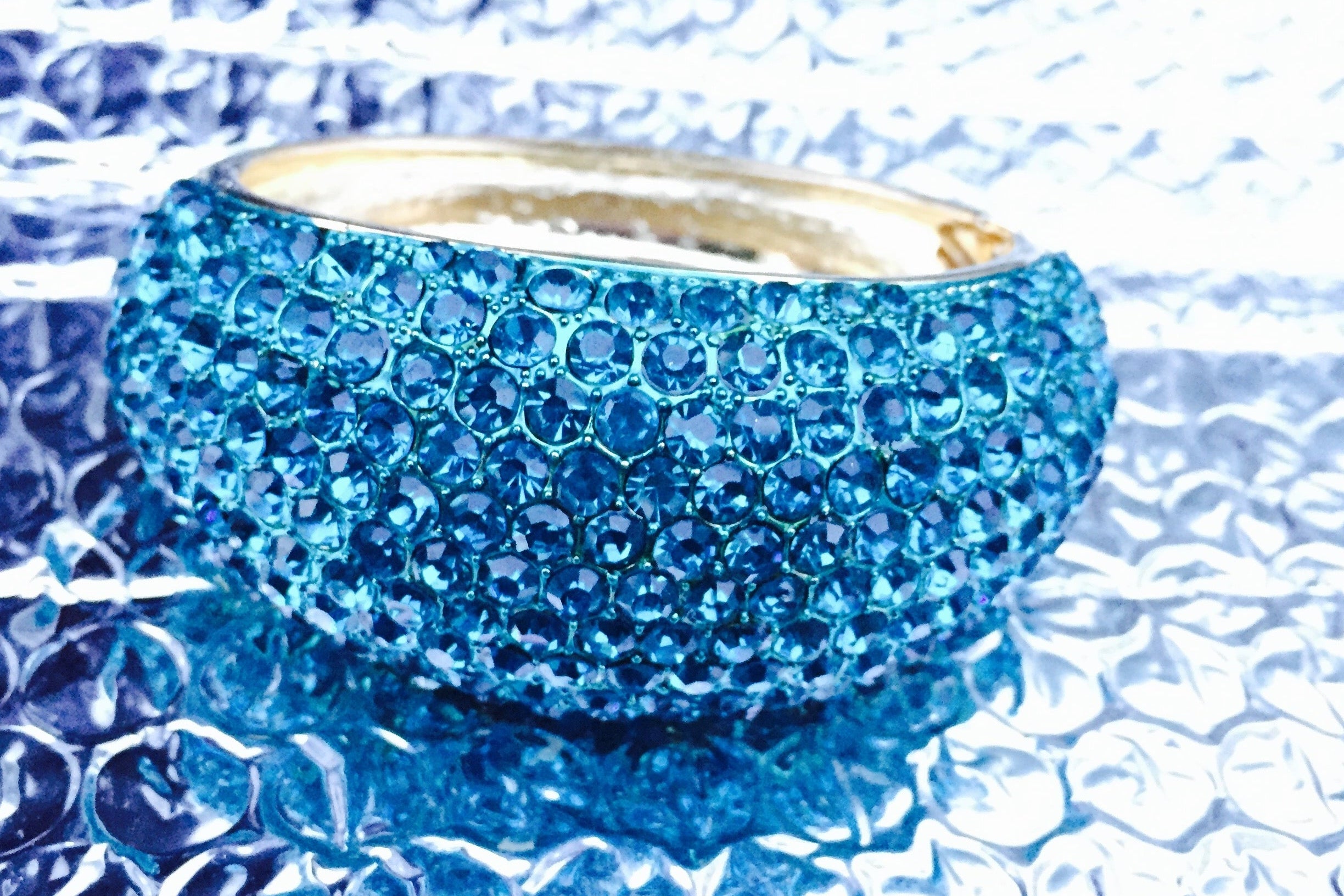 Azure Eclipse Bracelet – Modern Reign